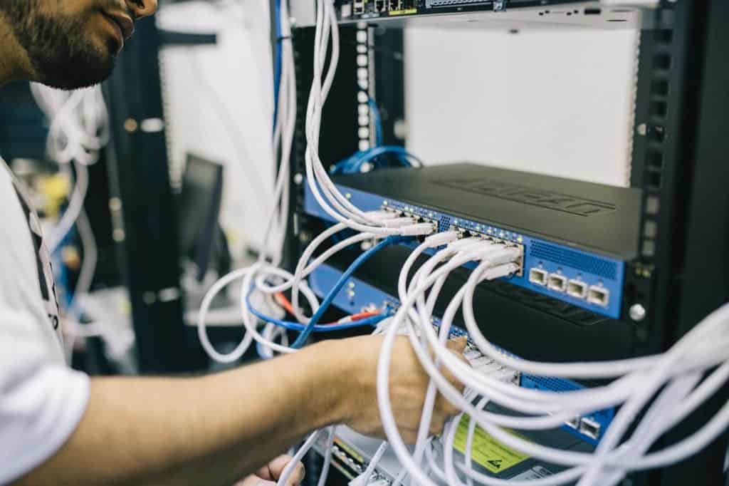 6 Common Mistakes in a Data Centre (And What To Do Instead) | Tecsprint